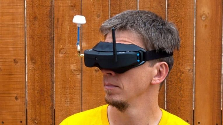 A Guide to Choose the Best FPV Goggles - Techicy