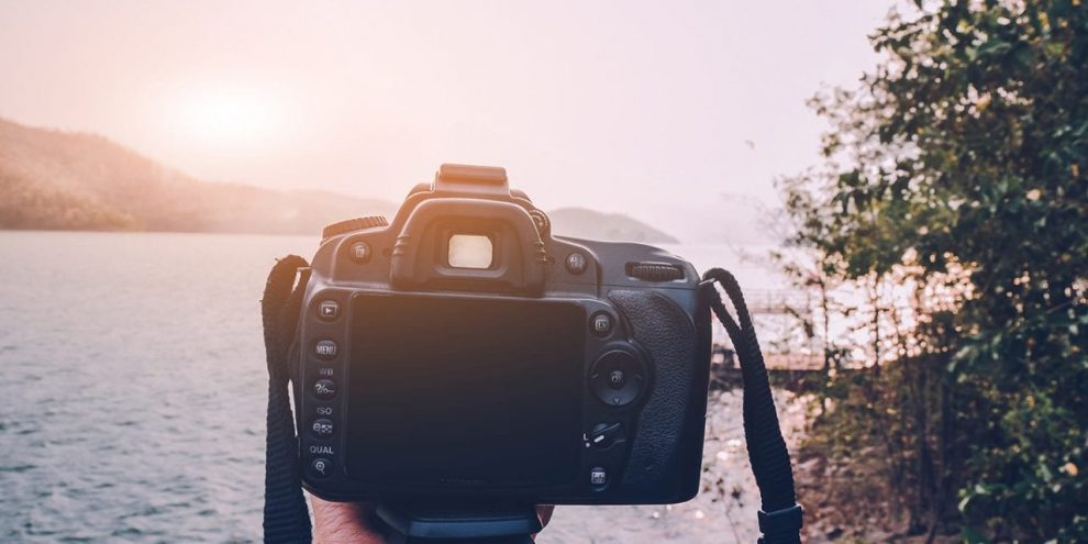 Become a Travel Blogger With These Tips on Cameras and Gear - Techicy