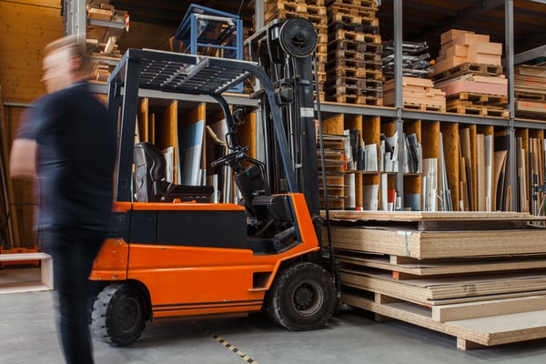 How To Operate A Forklift Safely - Techicy