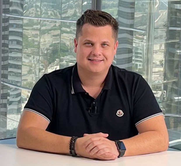 How To Become A Better Investor By Dennis Loos - Techicy