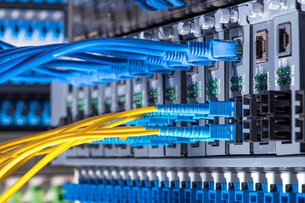 Understanding the Advantages of Commercial Power Transformers - Techicy