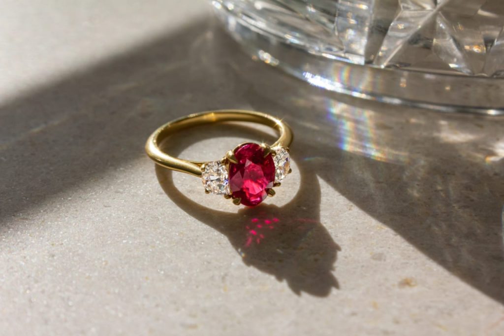 A Guide to Gold Ruby Rings: Styles, Designs and Trends - Techicy